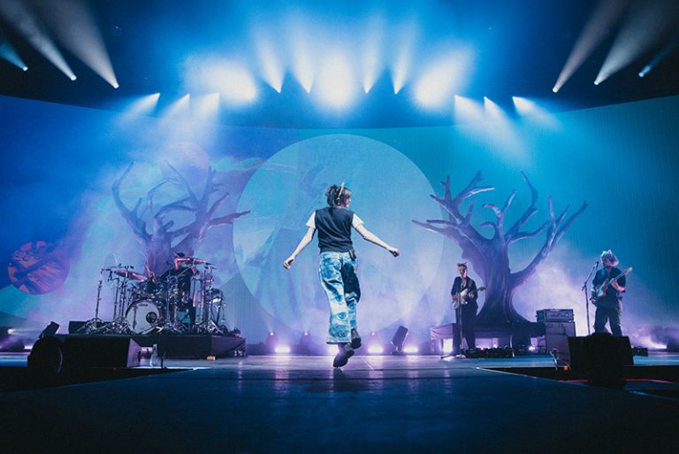 Mixing Benee's New Zealand Tour | FOH | Front of House Magazine